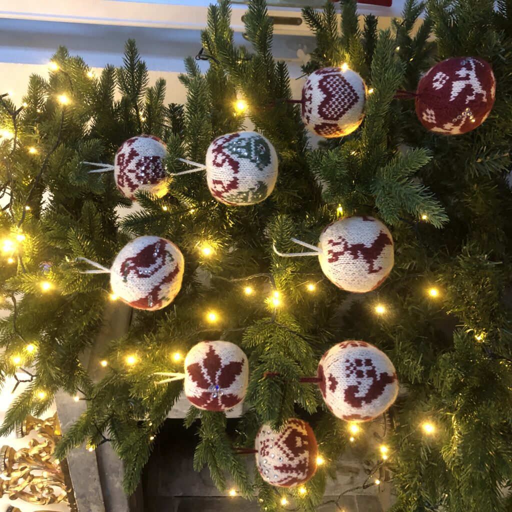 Nine Christmas Balls – Bonus 2020 – Arne & Carlos Shop